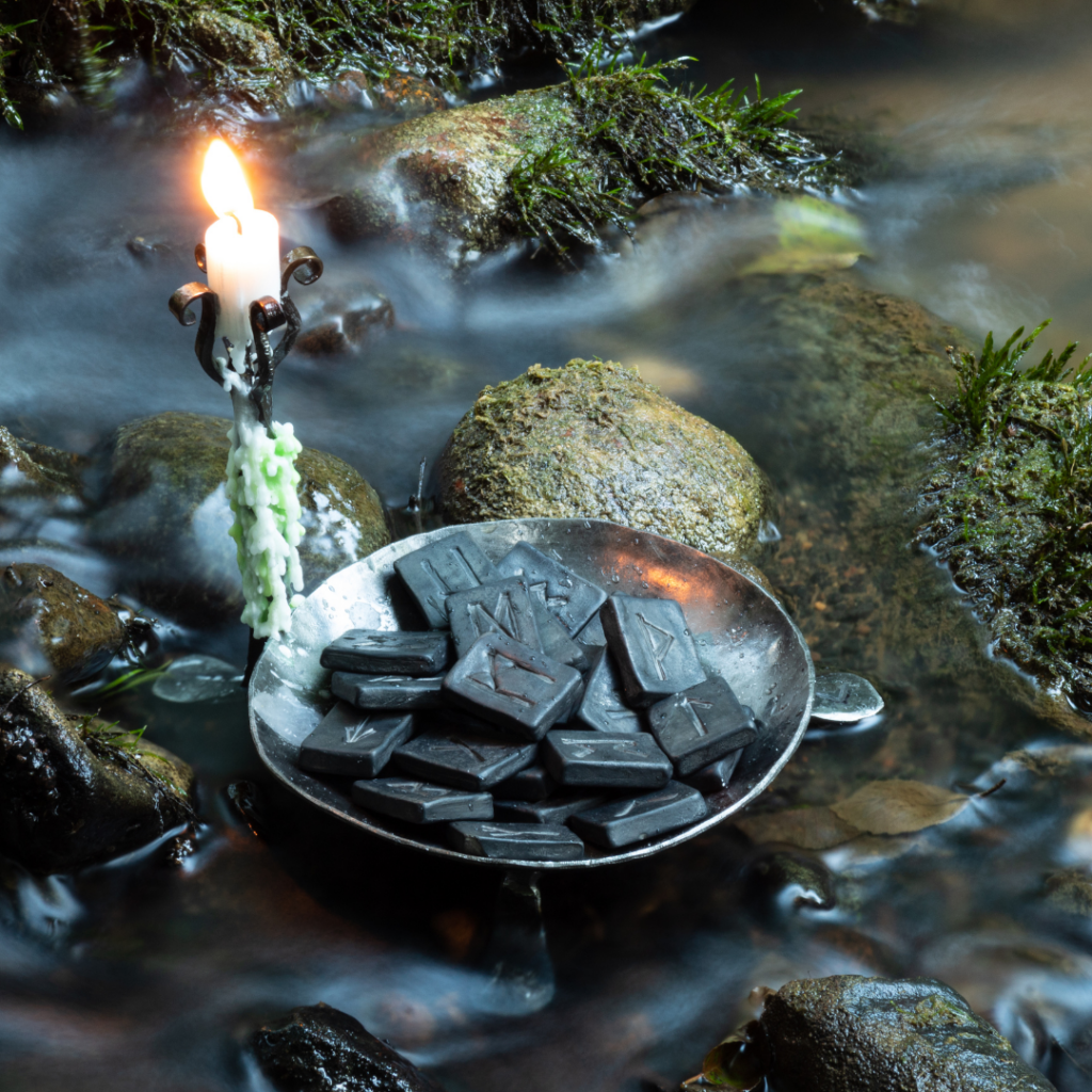 Was sind Runen? Ein Überblick über die alte Schrift und ihre Bedeutung ...